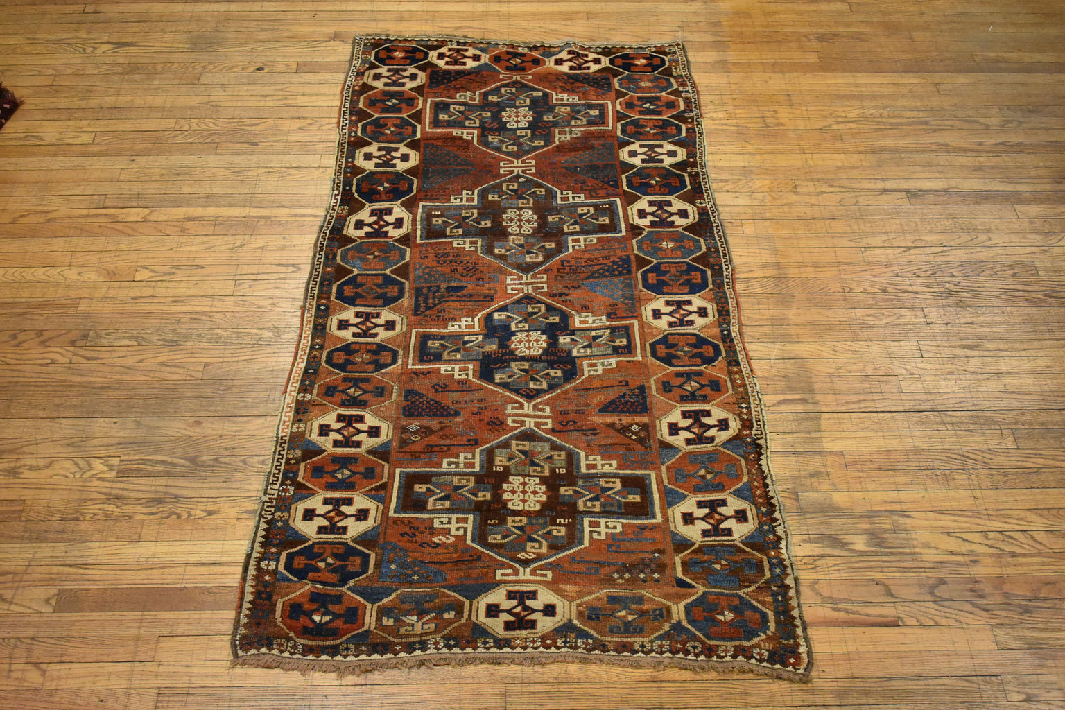 Oriental rugs & rug poufs stores chicago — Crafters and Weavers